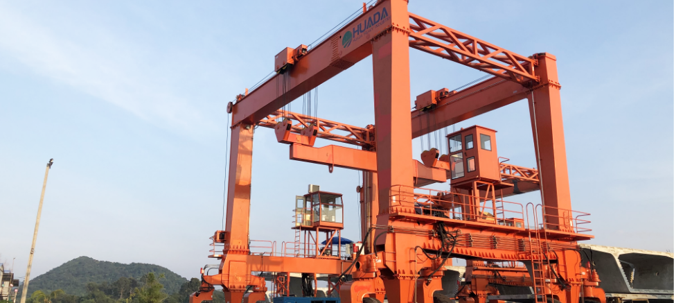 Straddle Carrier Crane Manufacturer | Huada Heavy Industry